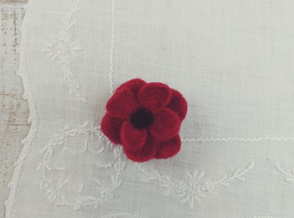 How to Make a Needle Felted Poppy Pin ~ Remembrance Poppy Pin - Kindred ...