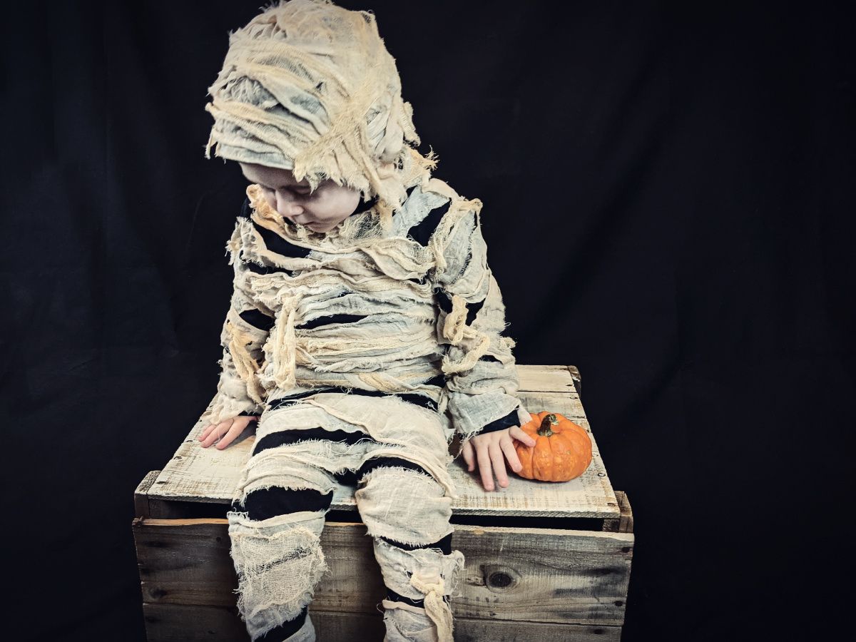 DIY Mummy Costume Tutorial - Kindred + Willow