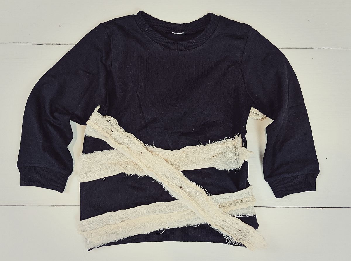 DIY Mummy Costume Tutorial - Kindred + Willow