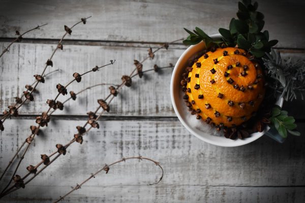 How to Make an Orange Pomander with Cloves - Kindred + Willow