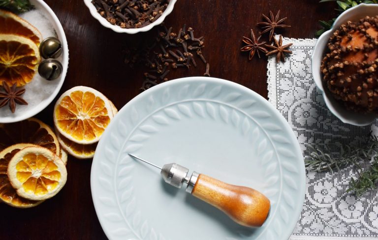 How to Make an Orange Pomander with Cloves - Kindred + Willow