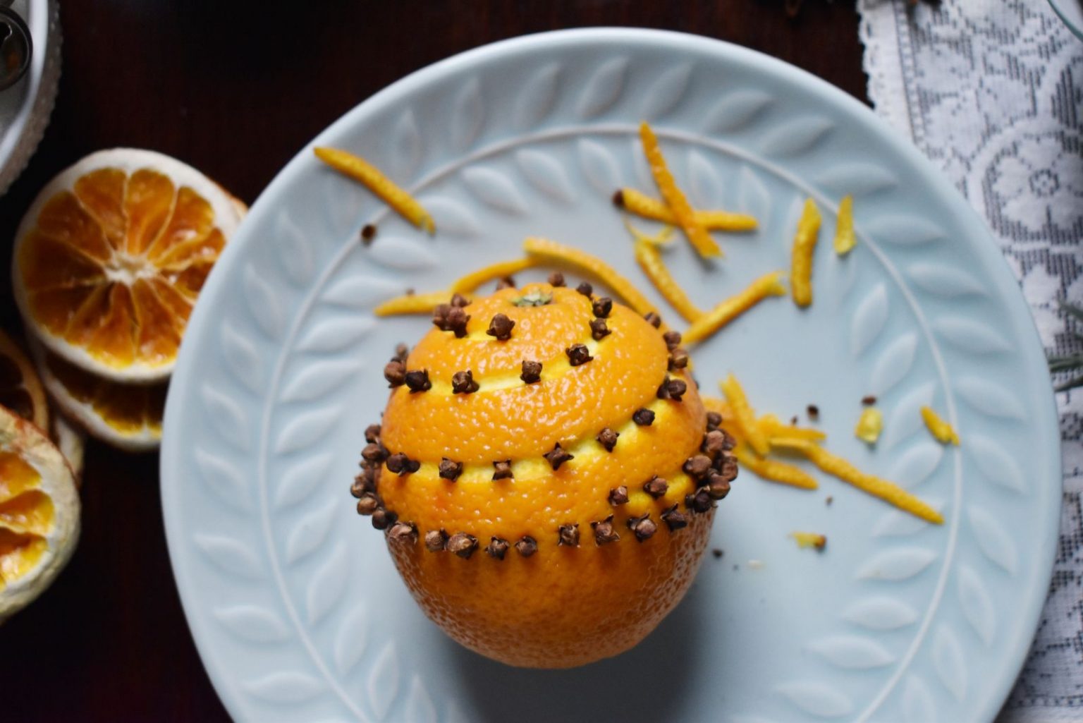 How to Make an Orange Pomander with Cloves - Kindred + Willow